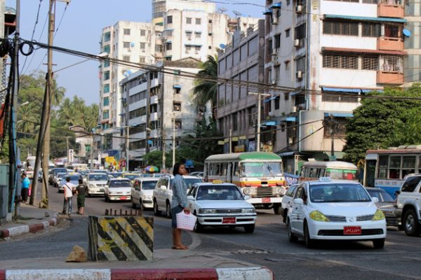 Traffic System in Myanmar - Myanmar Tours