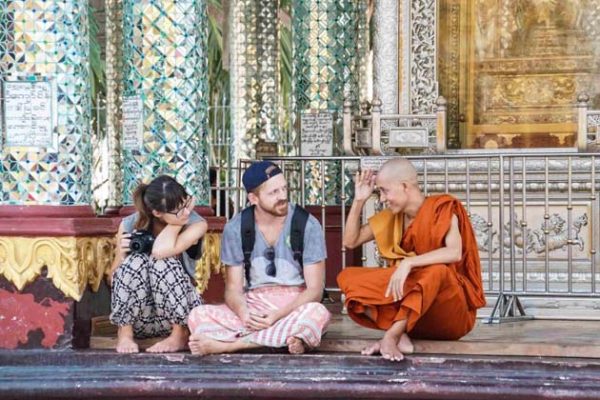 Behavior & How to Treat Others in Myanmar - Myanmar Tours