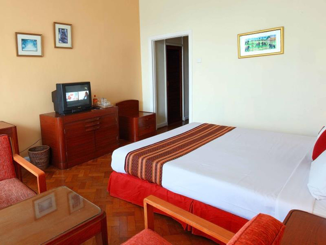 Inya Lake Hotel Yangon - Myanmar Tours